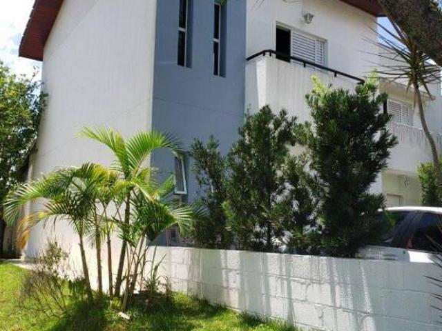 Belíssima Casa com 3 dormitórios/01 suíte à venda, 110 m²