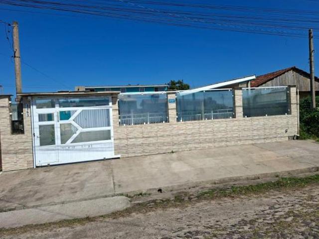 BELÍSSIMA CASA COM 04 DORMITÓRIOS E PISCINA