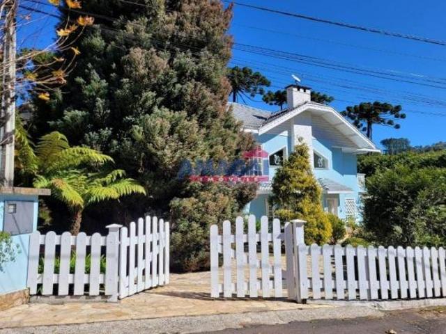 Belíssima casa com 7 suítes em Campos de Jordão
