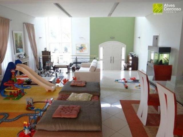 Belíssima casa com 4 dormitórios à venda em Aldeia da Serra