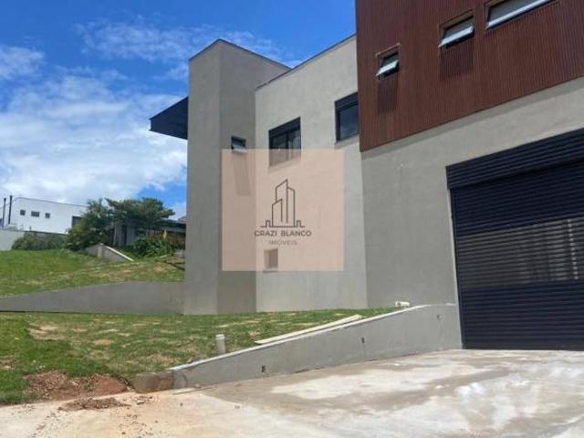 Belíssima casa com 5 dormitórios, no Condomínio Fazenda Serrazul em Itupeva