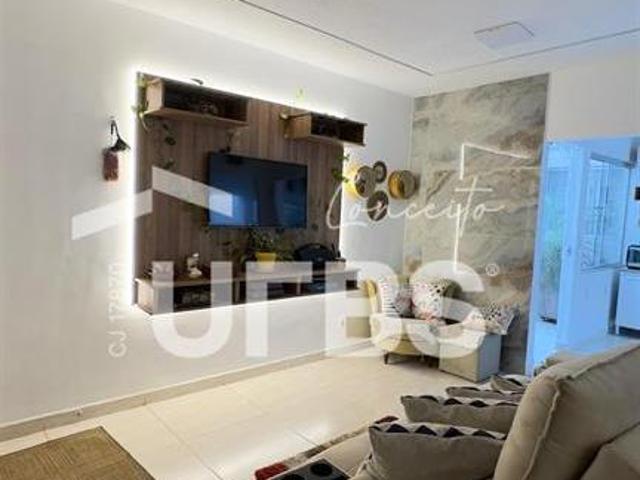 BELÍSSIMA CASA COM 82m², DOIS BANHEIROS, QUATRO QUARTOS, JARDIM DE INVERNO POR APENAS 310 MIL, NO CO