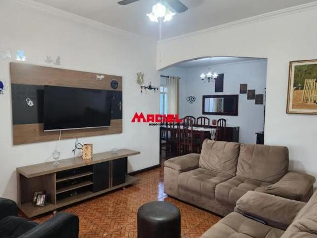 BELÍSSIMA CASA COM LOTE INTEIRO NO JARDIM MOTORAMA!