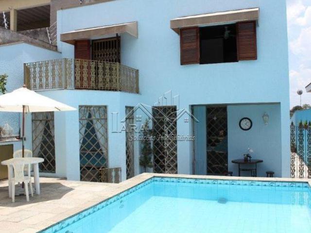 BELISSIMA CASA COM PISCINA PARA VENDA NA VILA RÉ