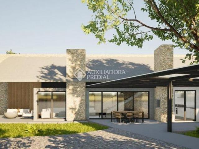 Belíssima casa com projeto exclusivo no condomínio