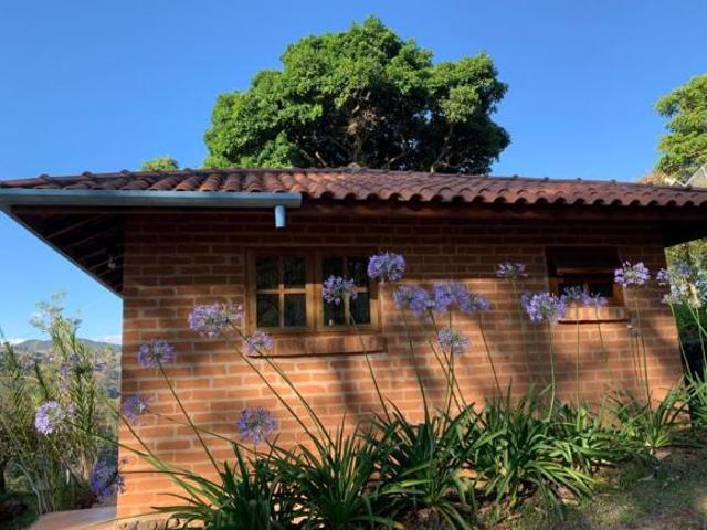 Belissima Casa com Vista Deslumbrante para Serra da Mantiqueira