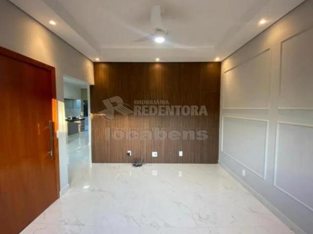 Belíssima casa de 2 dormitórios no Res. das Américas