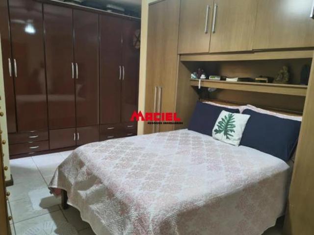 BELÍSSIMA CASA DE LOTE INTEIRO NO JARDIM SANTA INÊS II