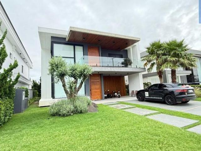 Belíssima casa de luxo no condomínio fechado SENSE