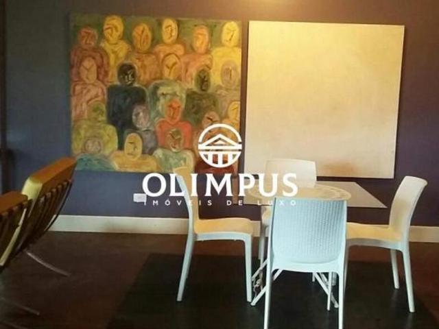 Belíssima casa disponível para a venda em uma ótima localização