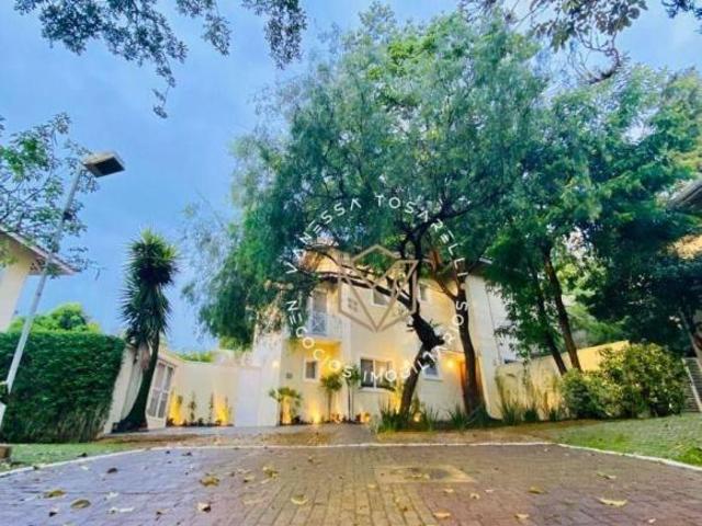 Belíssima casa em condominio fechado, mobiliada com 3 dormitórios e 4 banheiros
