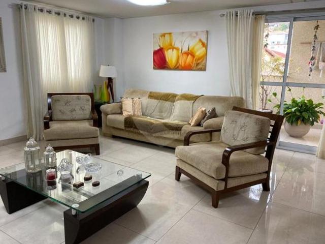 BELISSIMA CASA EM CONDOMINIO FECHADO NO HORTO