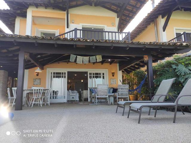 Belíssima casa em condomínio pé na areia na Praia de Juquehy