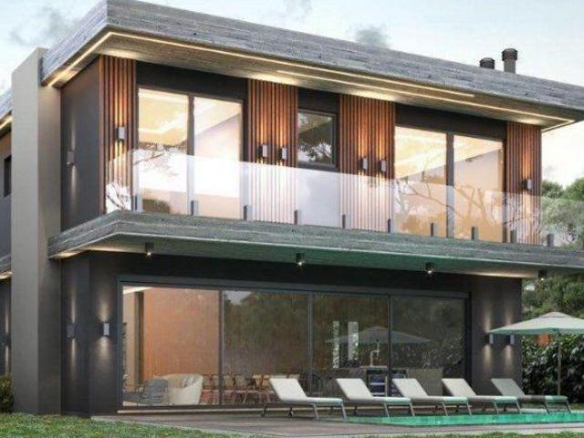 Belíssima casa em construção para Comprar, dentro de condomínio de luxo!