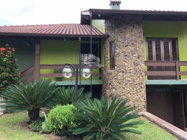 Belissima casa em Dois Irmãos