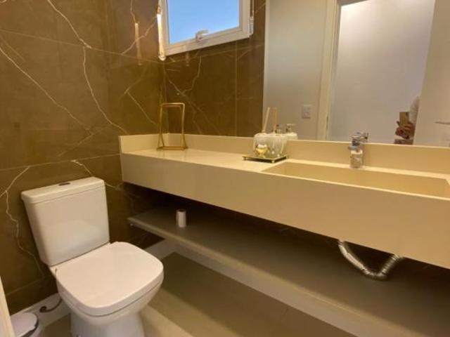 Belíssima casa, em estilo moderno, a venda no Brisas Jundiaí. Oportunidade única!