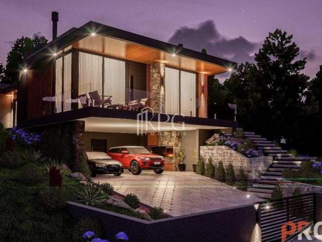 BELÍSSIMA CASA EM GRAMADO ALTO PADRÃO