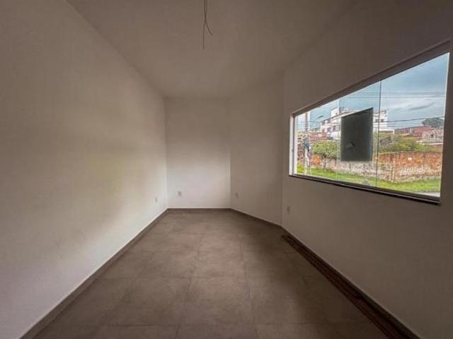 BELÍSSIMA CASA GEMINADA INDIVIDUAL Á VENDA | REGIÃO DA ABÍLIO MACHADO | 3 QUARTOS
