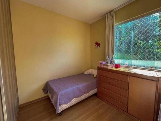 Belíssima Casa Geminada no Bairro Cabral | 250m² Construídos | Lote 180m²