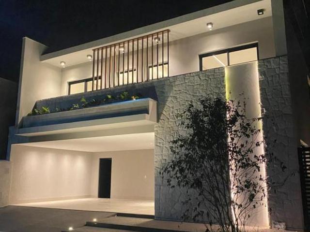 BELISSIMA CASA JARDINS CAPRI Casa em Condomínio com 4 Quarto s por R$ 2200000.00 no setor Jardins C