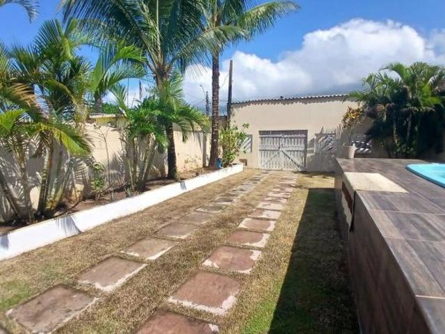 Belíssima Casa lote inteiro com piscina lado praia oportunidade