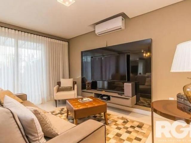 Belíssima casa mobiliada à venda – porteira fechada!