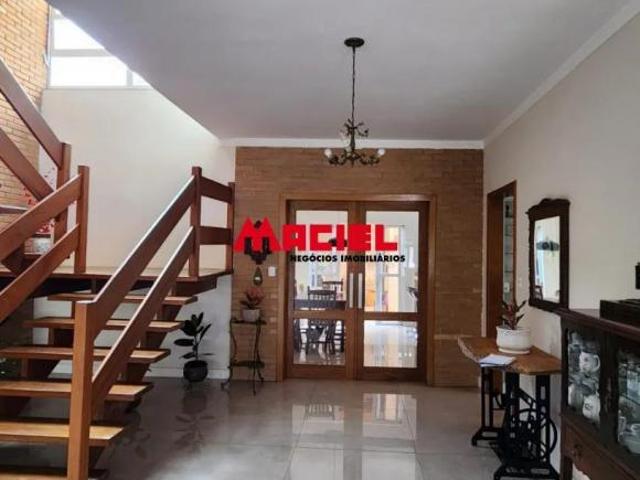 BELÍSSIMA CASA MODELO SOBRADO COM ACABAMENTO DE PRIMEIRÍSSIMA QUALIDADE NO JARDIM ISMÊNIA PRÓXIMO A