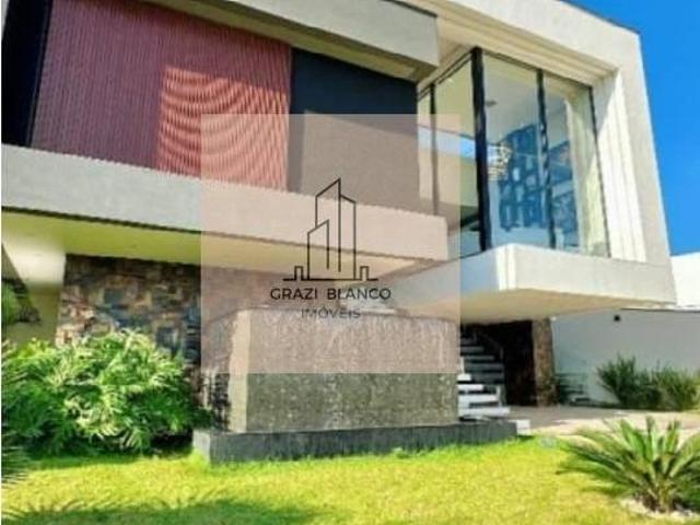 Belíssima casa no Alphaville 3 em Sorocaba, com espelho dágua!