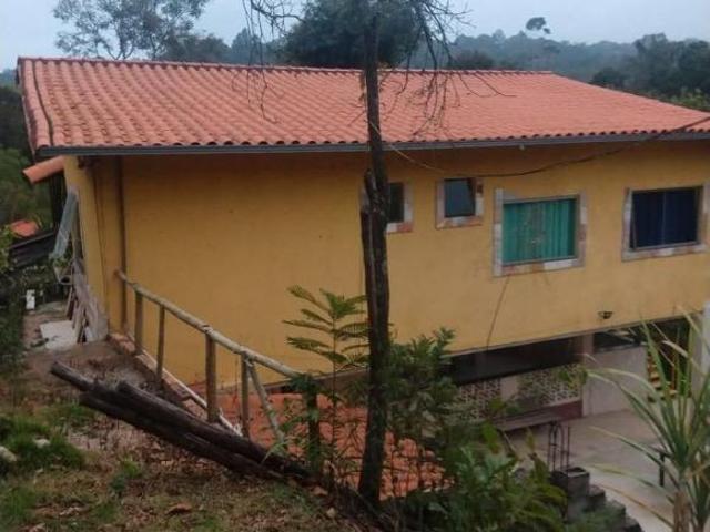 BELÍSSIMA CASA NO CASA BRANCA EM BRUMADINHO MG