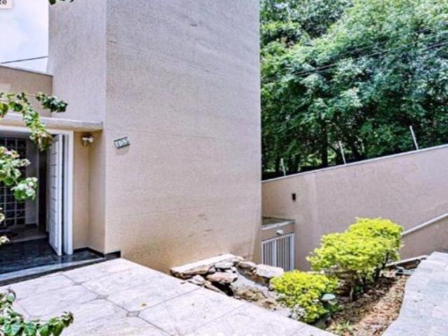 Belíssima Casa no City America à venda na Rua Dardano