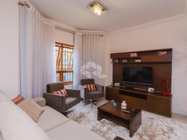 Belíssima casa no Jardim Itu