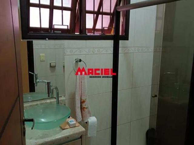 BELÍSSIMA CASA NO RESIDENCIAL CAMBUÍ, 3 DORMITÓRIOS E PISCINA