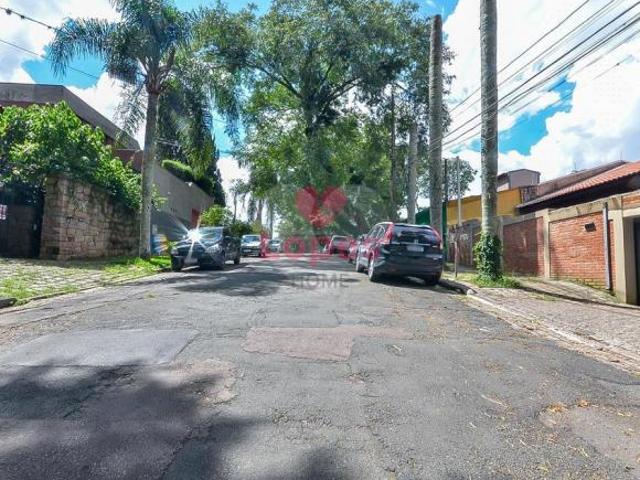 BELÍSSIMA CASA NO SEMINARIO COM UMA ÓTIMA LOCALIDADE