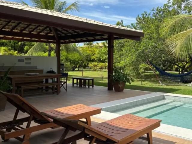 Belissíma Casa para aluguel anual na melhor localização de Praia do Forte