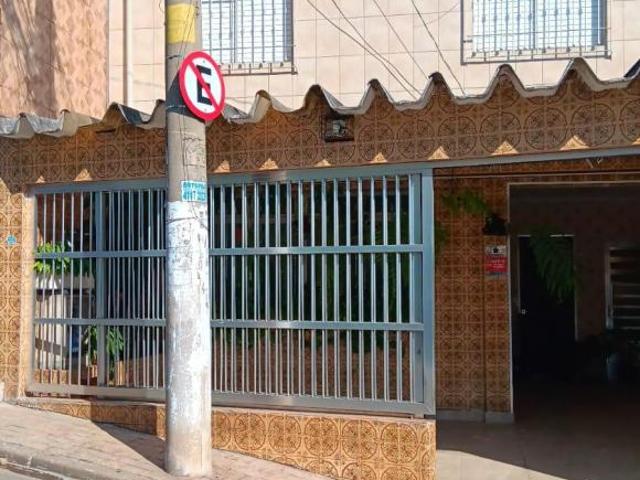 Belíssima casa perto do metrô