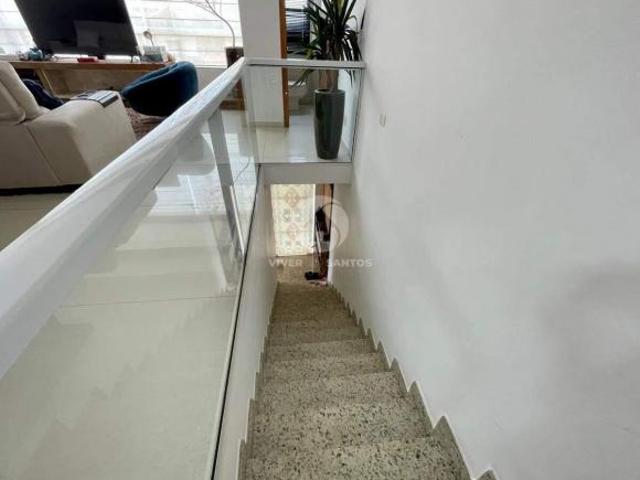 Belíssima Casa Sobreposta Alta à Venda – 5 Dormitórios 2 Suítes – Marapé – Santos SP