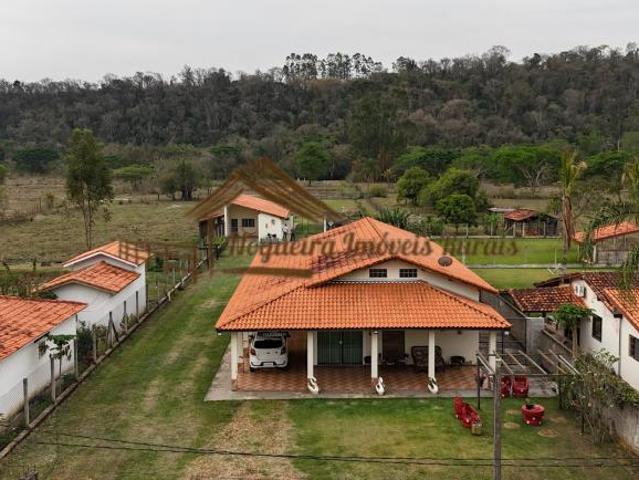 Belíssima chácara a venda com 10.000 m², água da Sabesp, escritura registrada