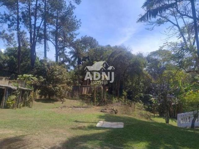 Belissíma Chácara à Venda em Itapecerica da Serra SP: 5 quartos, 2 banheiros, 15.000 m²