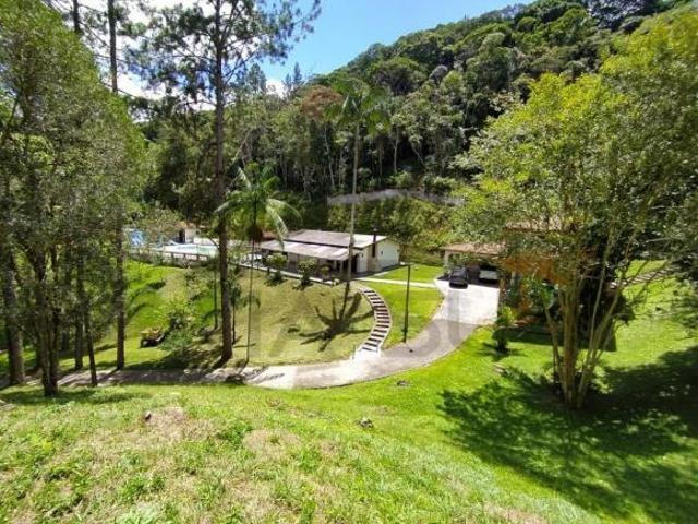 Belíssima Chácara à venda em Juquitiba / SP