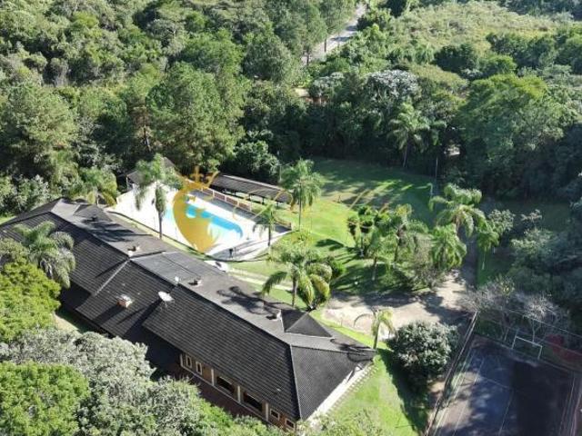Belíssima Chácara à Venda em Piracaia  Refúgio na Serra
