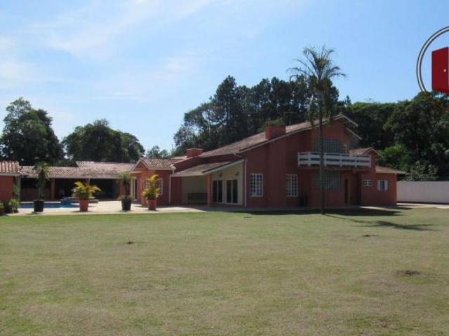 Belíssima chácara a venda em São Roque