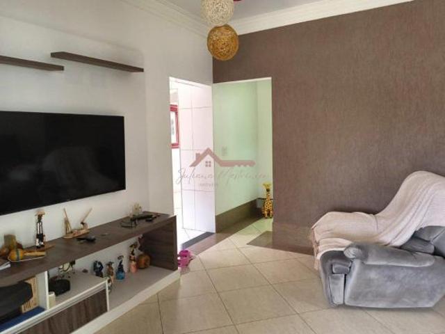 Belíssima Chácara a venda, tranquilidade do interior com o conforto de uma casa de alto padrão