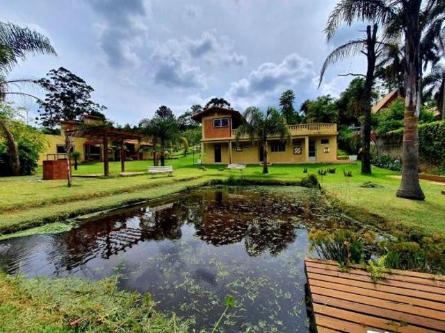 BELÍSSIMA CHÁCARA COM LAGO É PISCINA PANÔRAMICA UM SONHO REAL! PODE SER SUA!