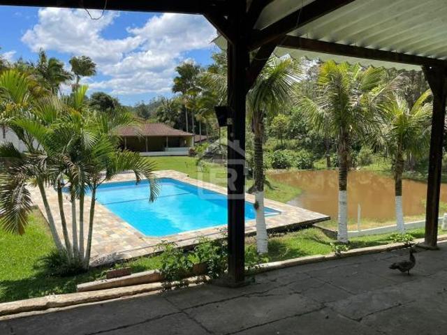 Belissima chácara com Piscina e lago