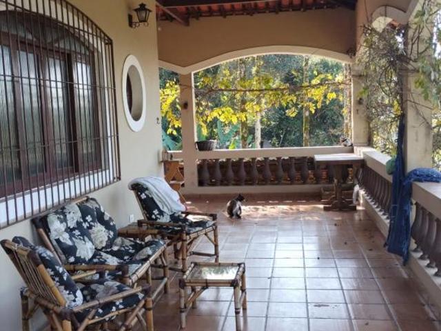 BELÍSSIMA CHÁCARA COM PISCINA PERMITE FINANCIAMENTO BANCÁRIO EMBU GUAÇU
