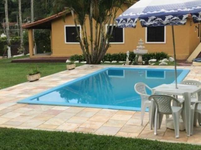 BELISSIMA CHÁCARA DE 1.690 M² COM PISCINA À VENDA EM ARUJÁ