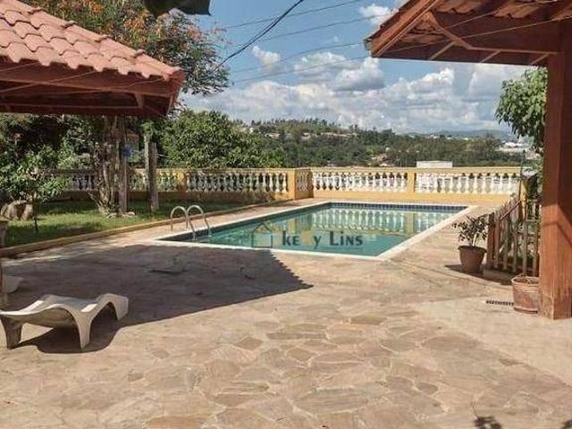 Belíssima chácara em Amparo, com vista panorâmica, com 1295m, 3 suítes, churrasqueira, piscina com q