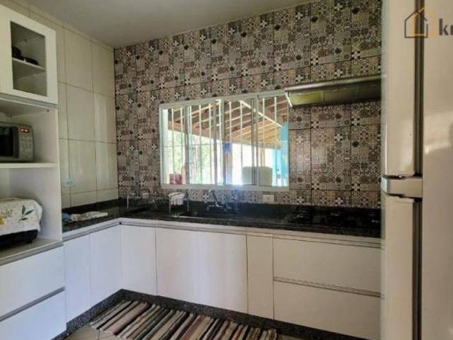 Belíssima chácara em Pinhalzinho, 2.360m² com casa, churrasqueira, pomar, água corrente. Venha confe