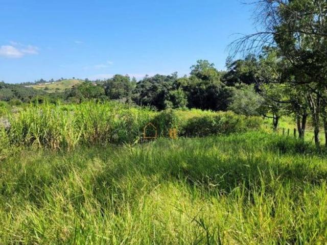 Belissima área de 22.000 m² em Pinhalzinho, com 03 lagos, nascente, casa sede, localização privilegi