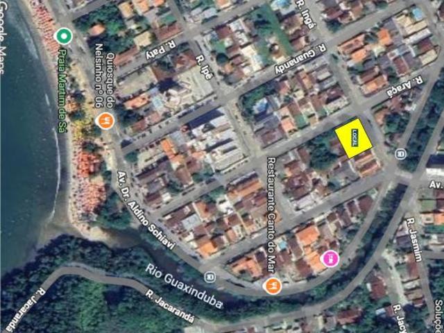 Belíssima Área de esquina a 200m da Orla da Praia Martin de Sa